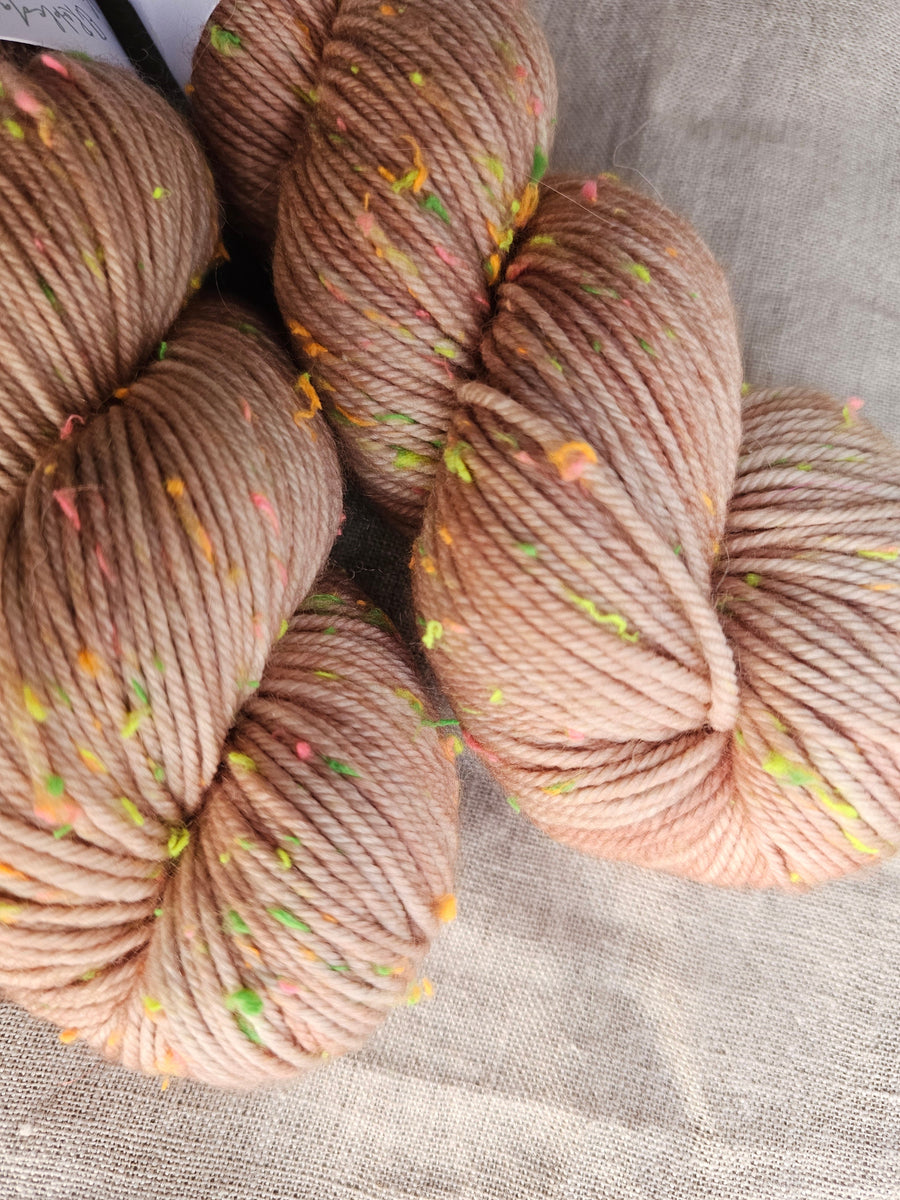 Neon Tweed DK – ElRobledaldelaSanta